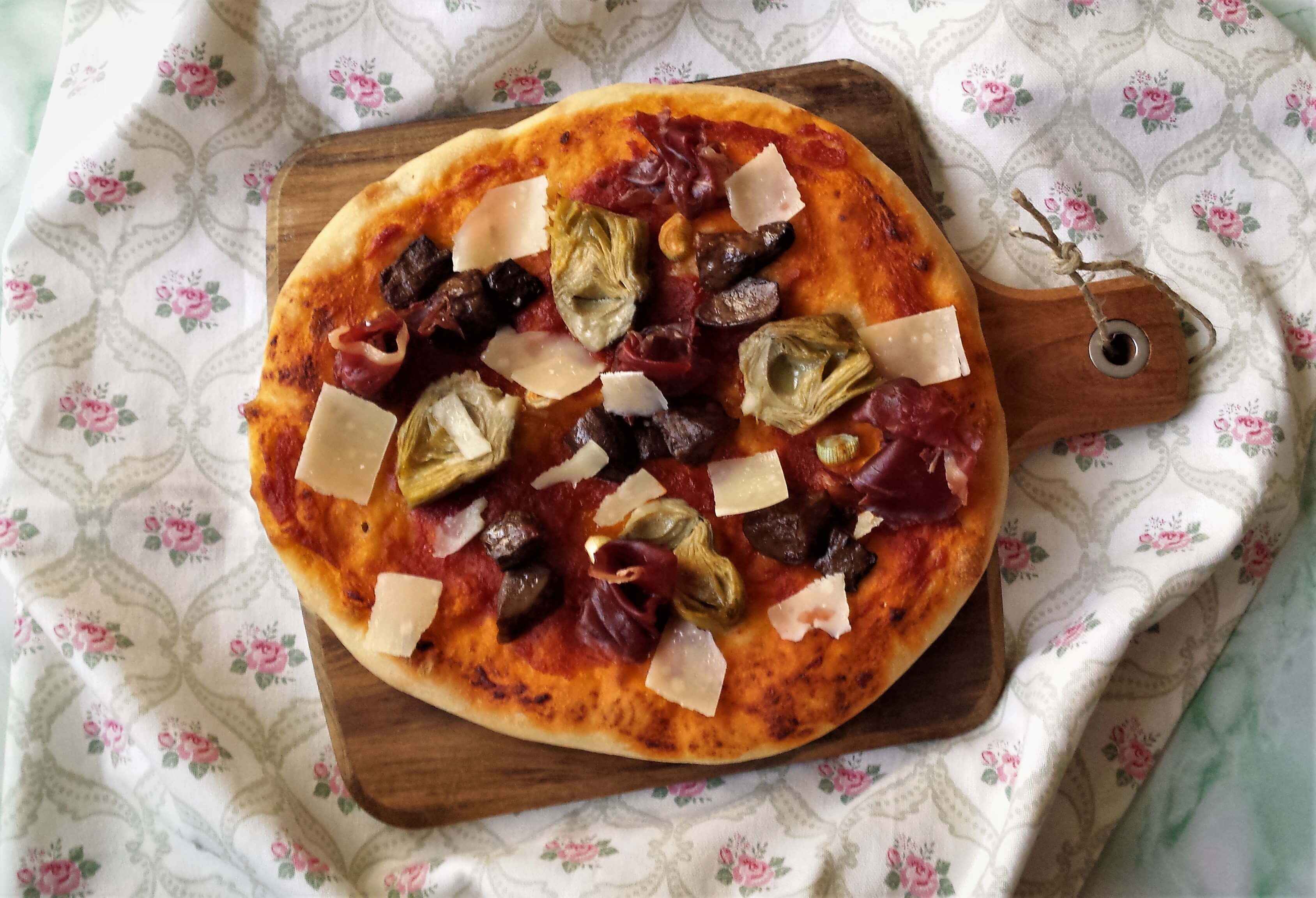 Pizza de alcachofas y boletus - Gourmet Bilbao